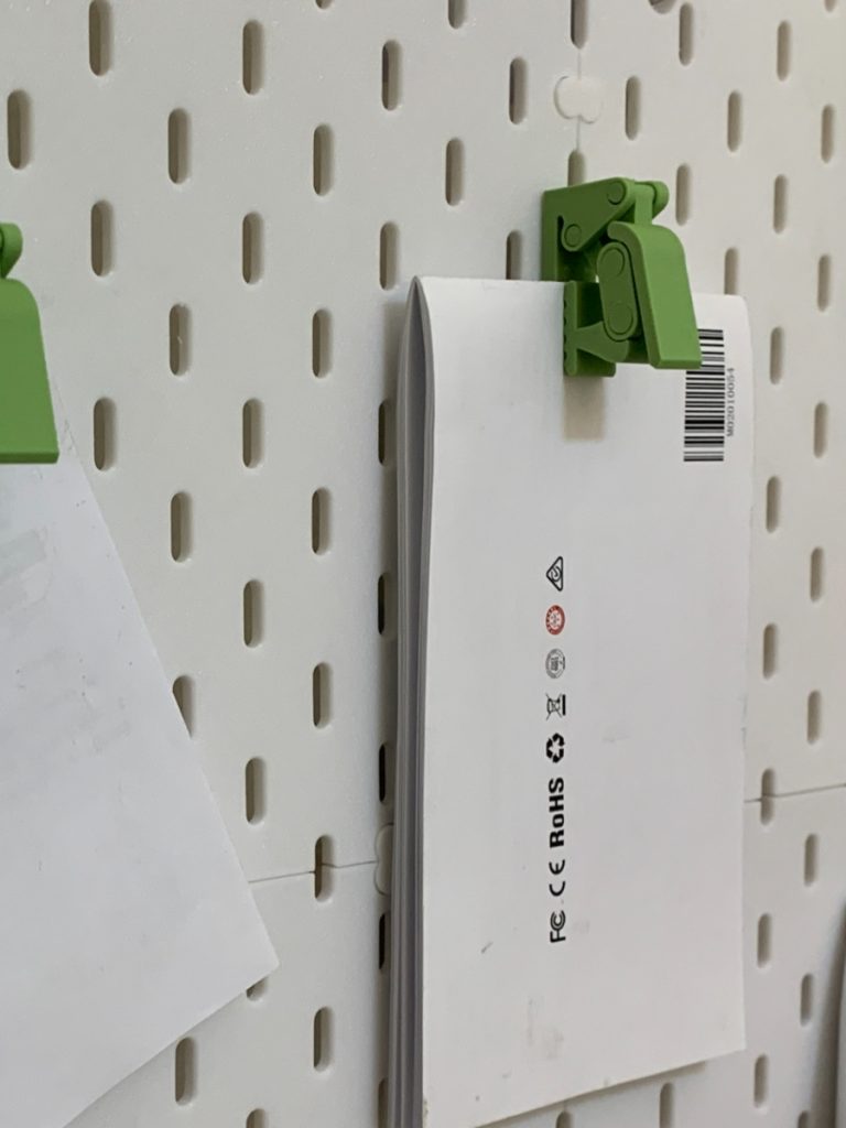 Quick-Release Photo Clip for Pegboards – Sleek Organization